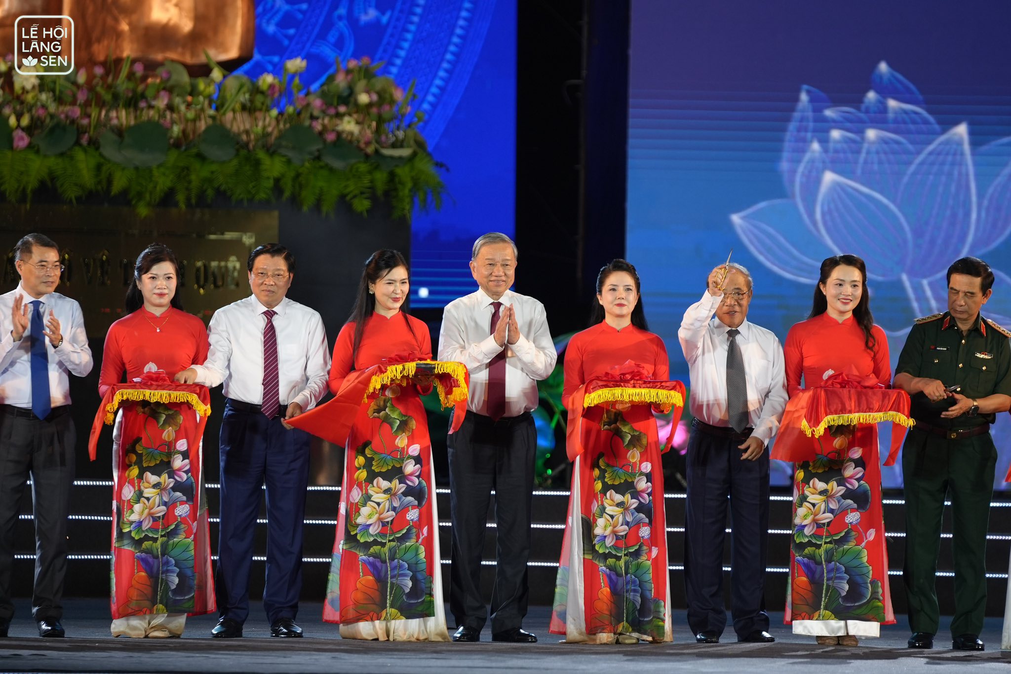 HUTC về quê Bác tri ân Chủ tịch Hồ Chí Minh